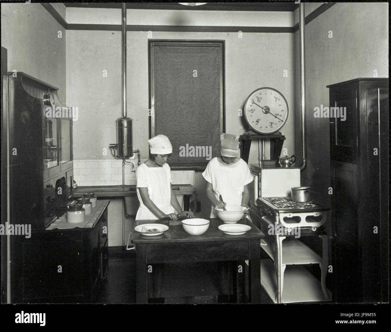Domestic science school hi-res stock photography and images - Alamy