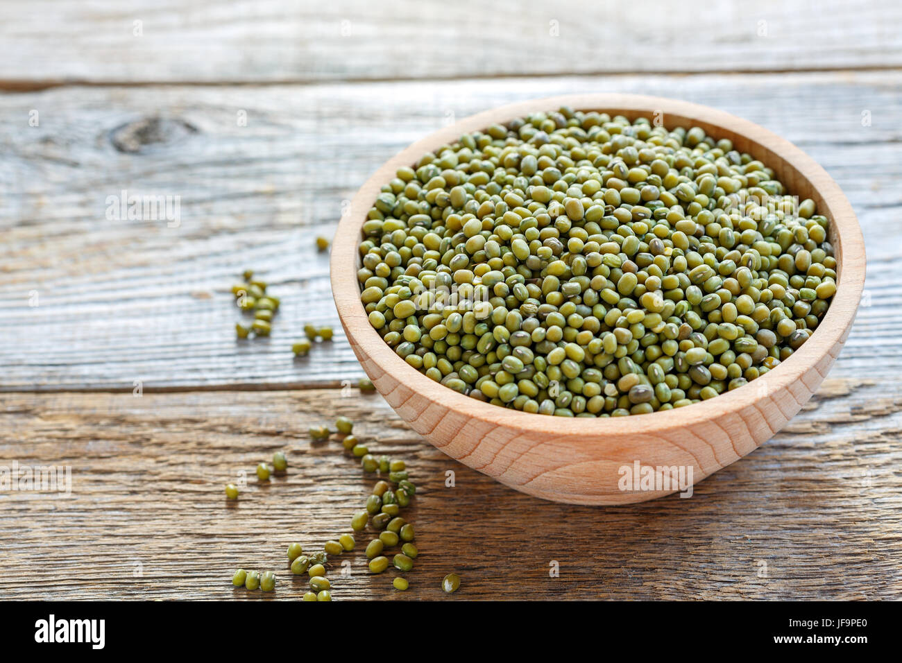 Raw uncooked mung beans hi-res stock photography and images - Alamy