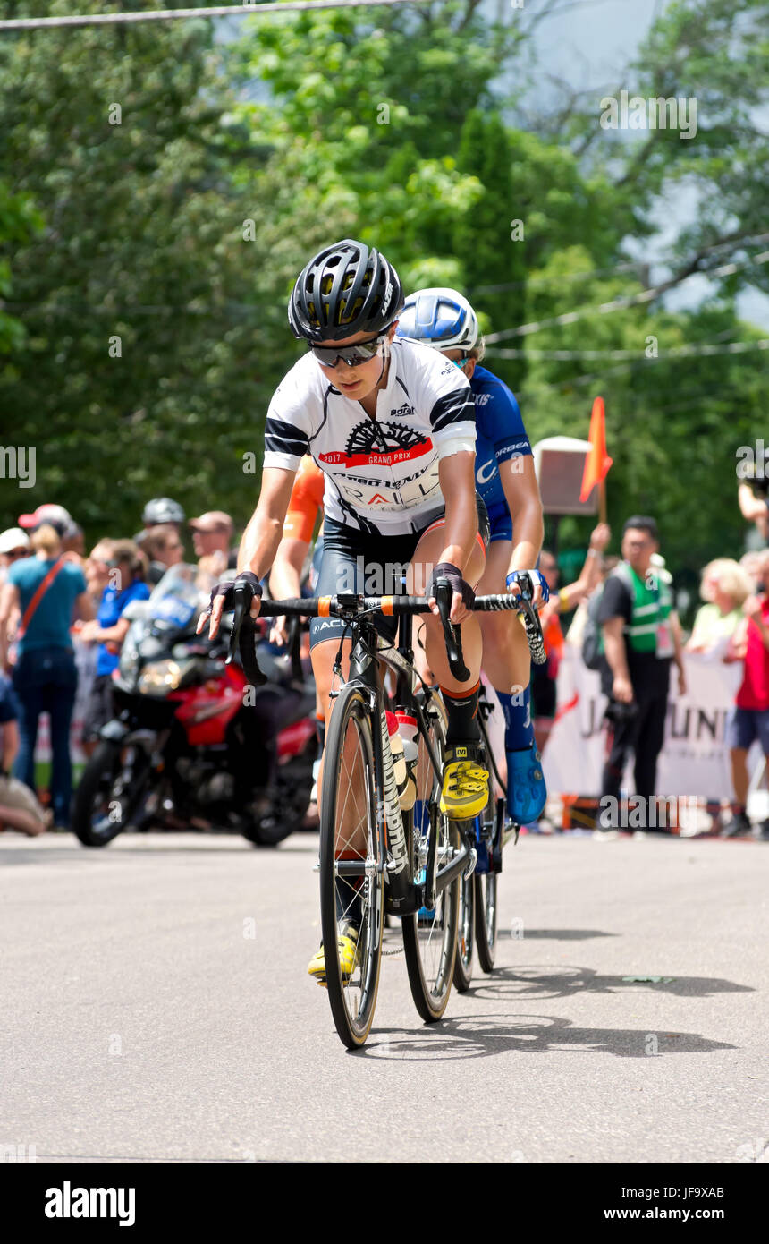 Professional women cyclists hi-res stock photography and images - Alamy
