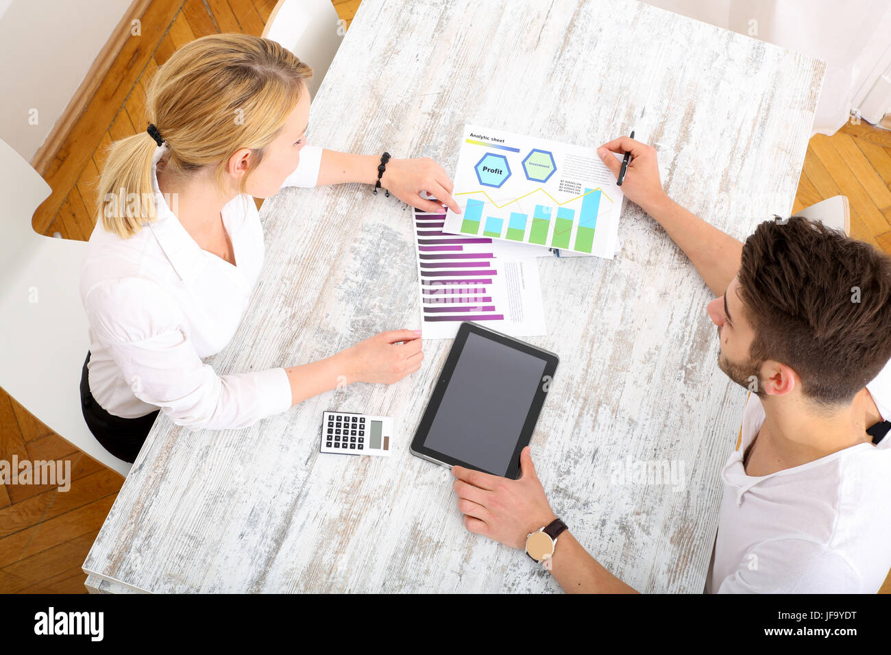 Young couple and financial planning Stock Photo - Alamy