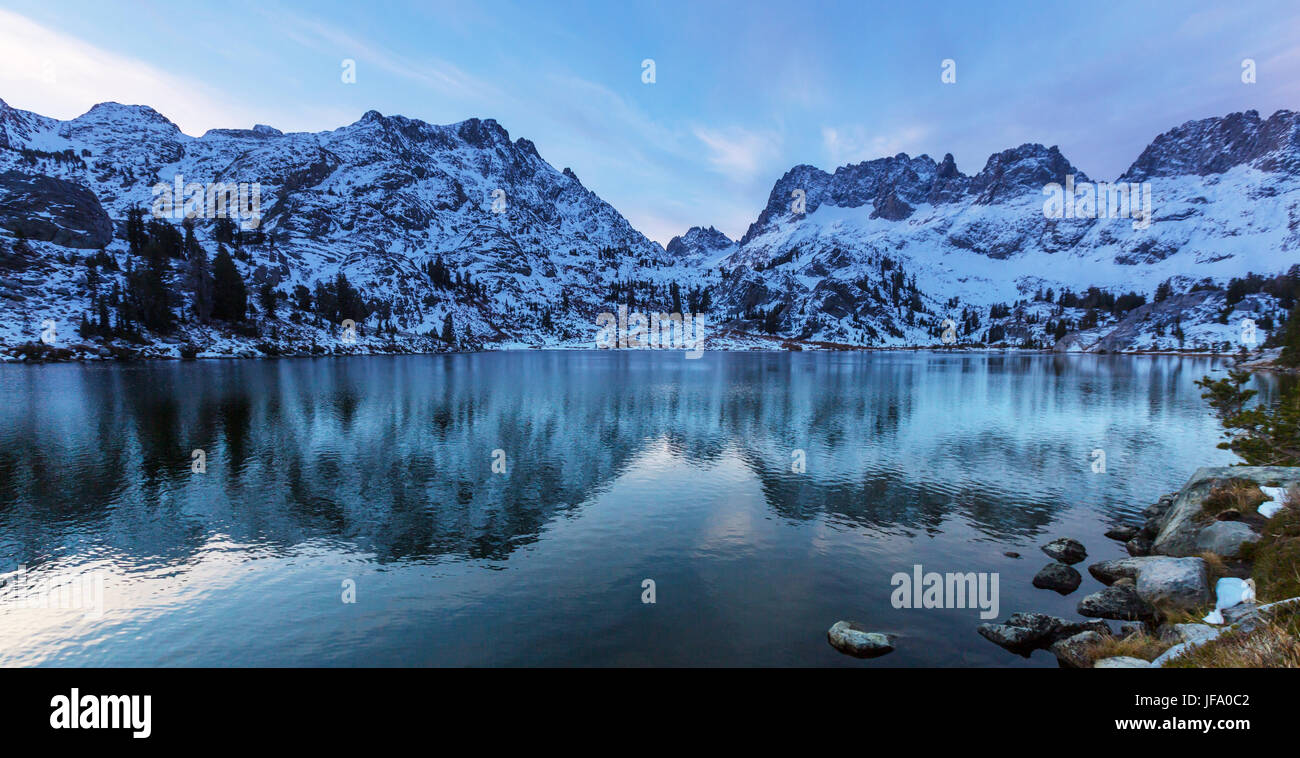 Neva mountains hi-res stock photography and images - Alamy