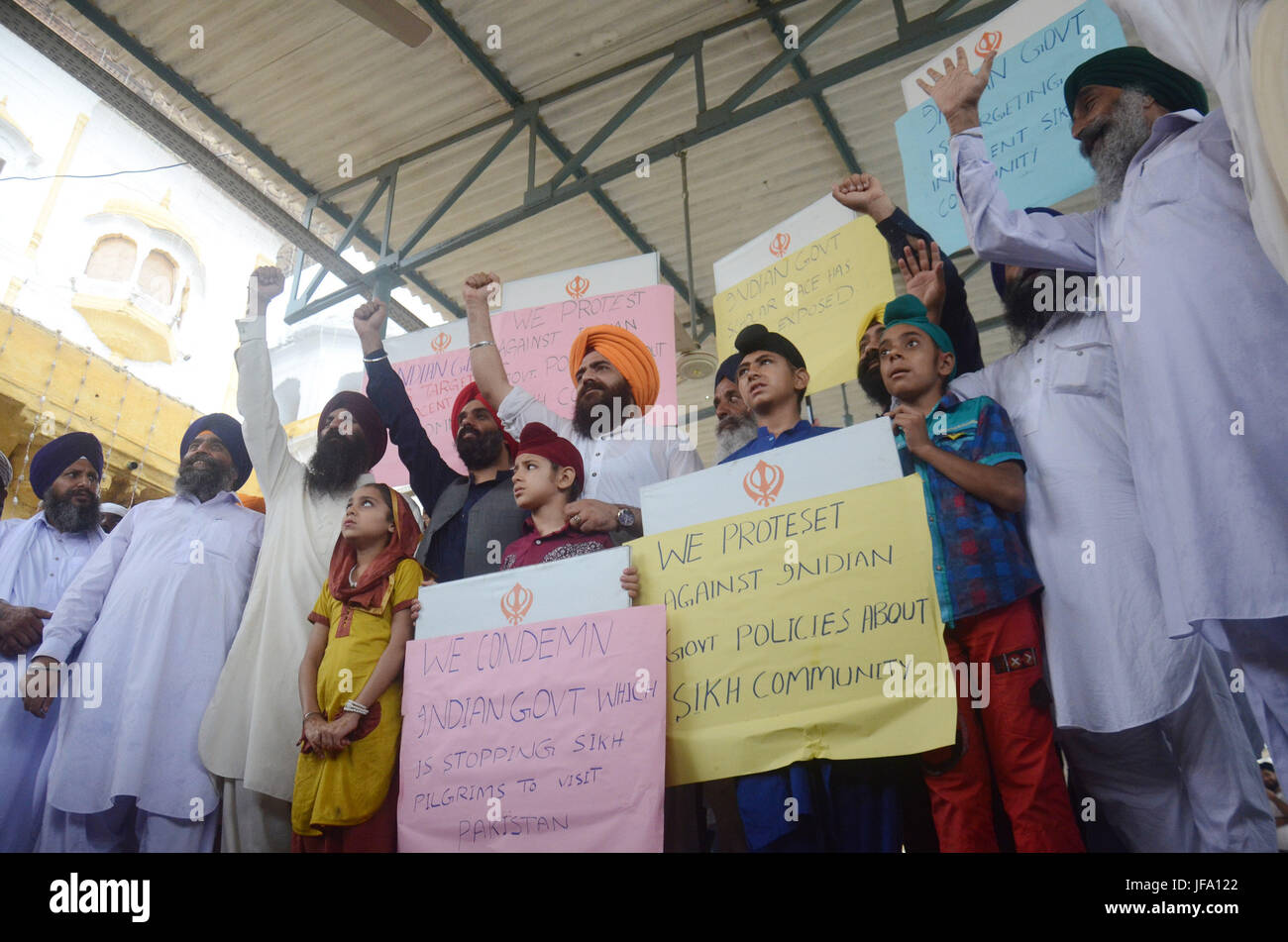 Pakistan community centre hi-res stock photography and images - Alamy