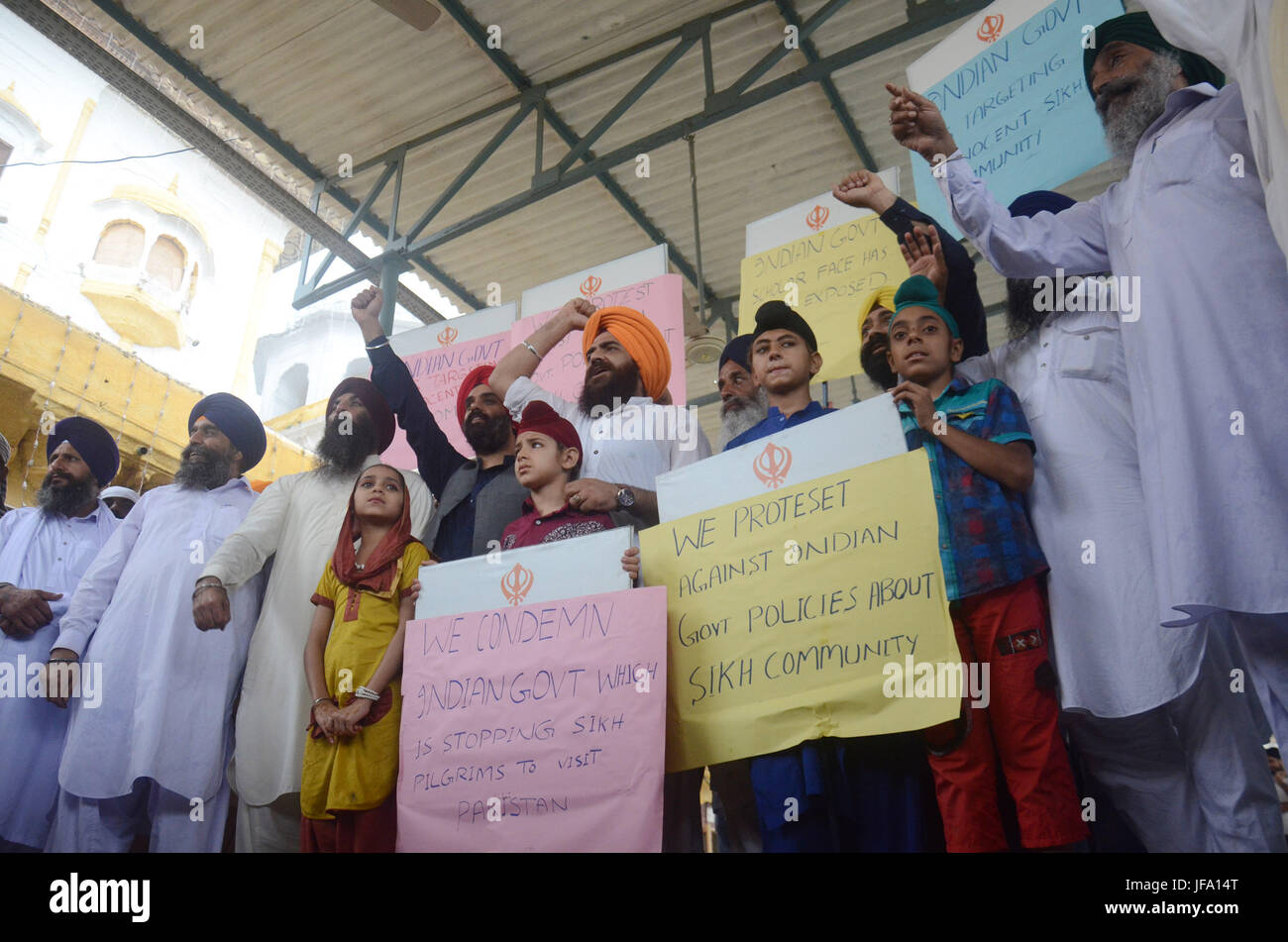 Pakistan community centre hi-res stock photography and images - Alamy