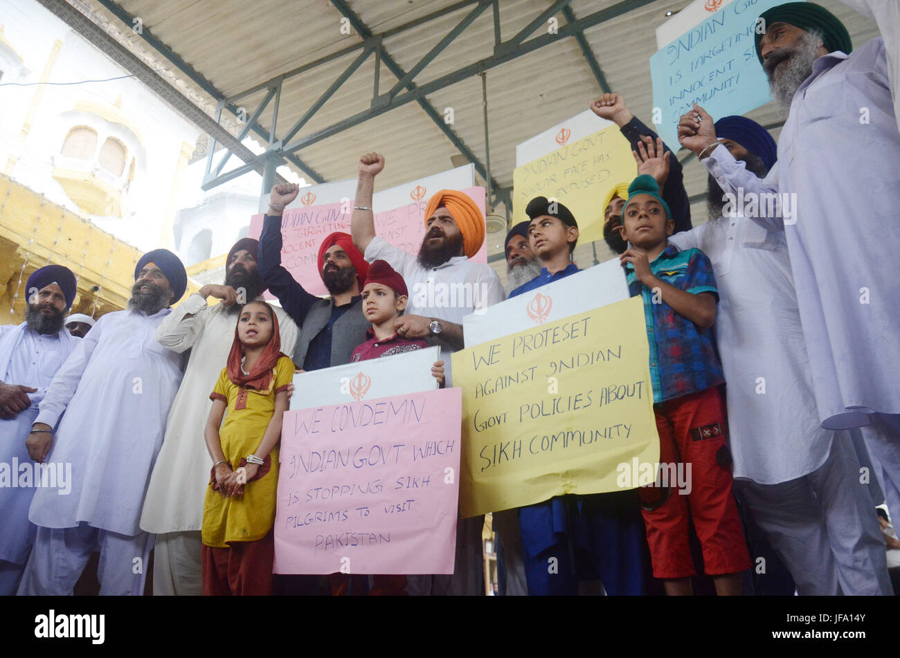 Pakistan community centre hi-res stock photography and images - Alamy