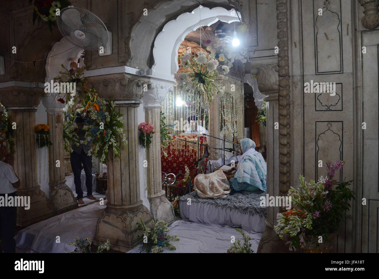 Lahore, Pakistan. 30th June, 2017. Pakistani members of Sikhs community ...
