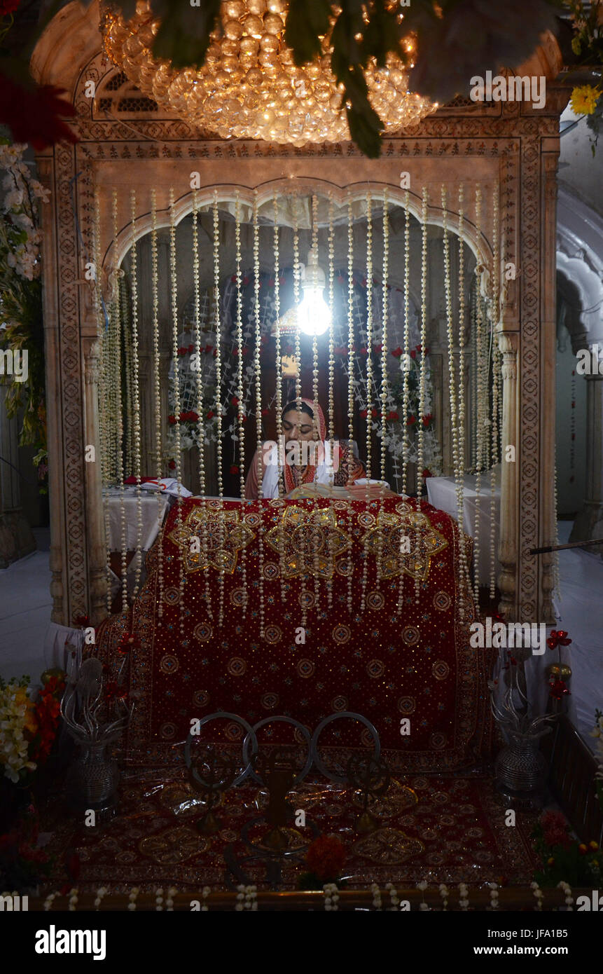 Lahore, Pakistan. 30th June, 2017. Pakistani members of Sikhs community ...