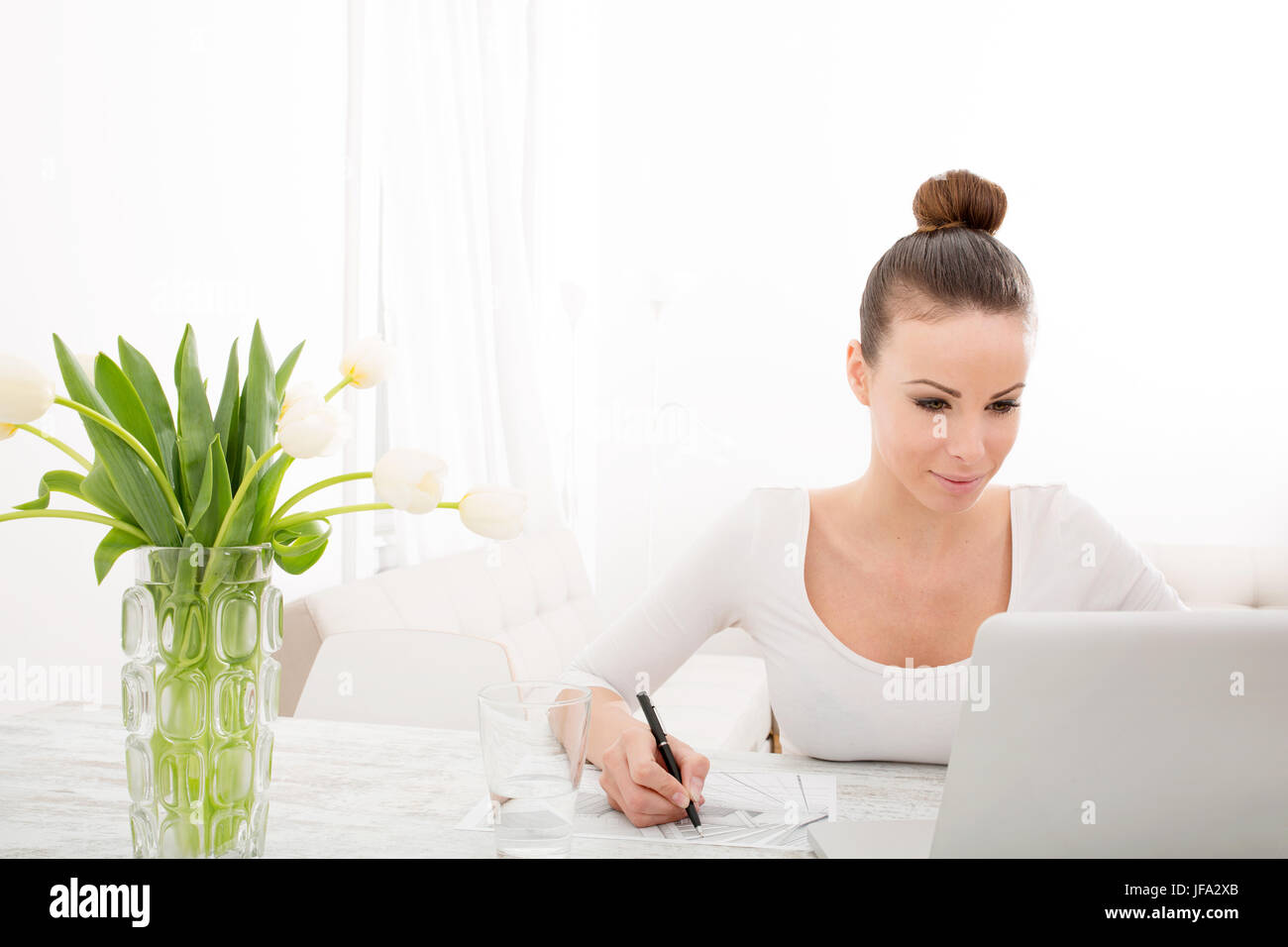 Woman drawing a building Stock Photo - Alamy