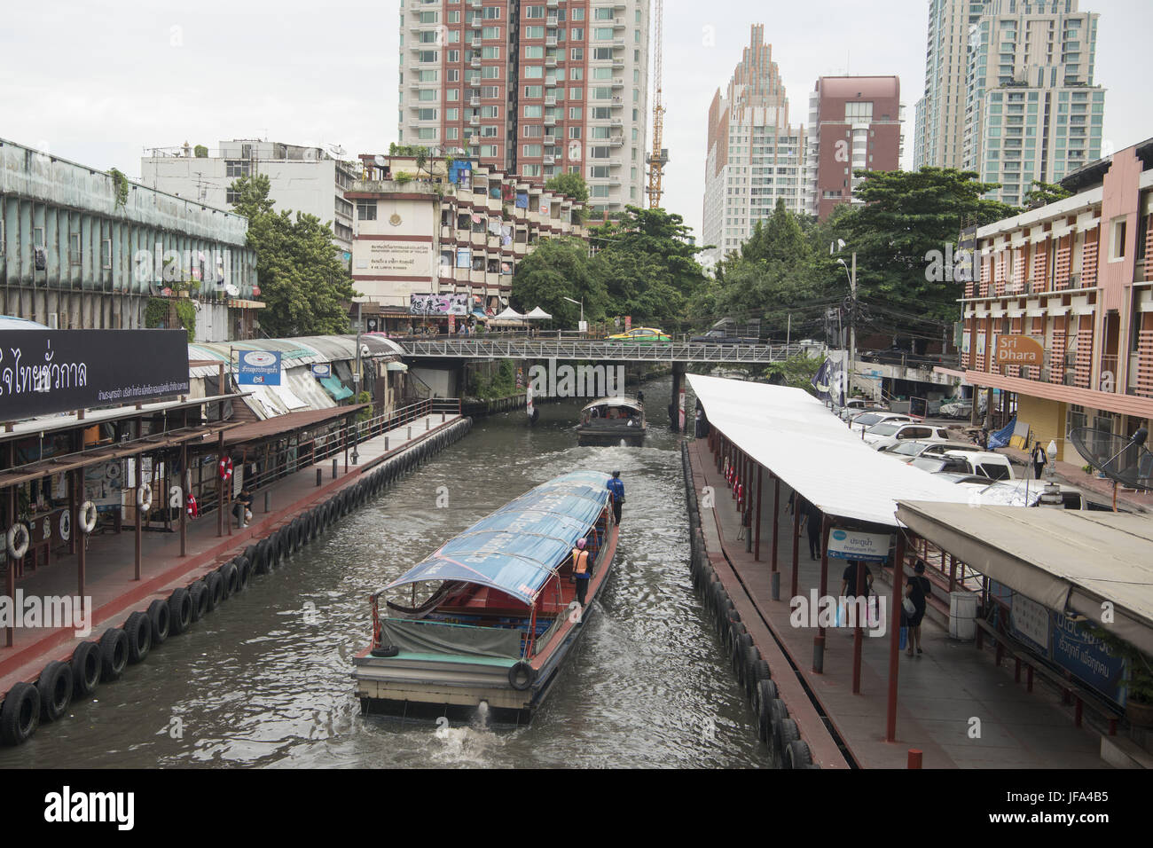 Khlong boat thailand hi-res stock photography and images - Alamy
