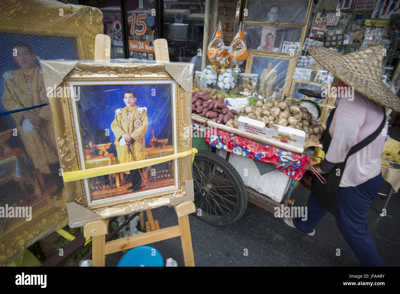 THAILAND BANGKOK KING VAJIRALONGKORN Stock Photo - Alamy