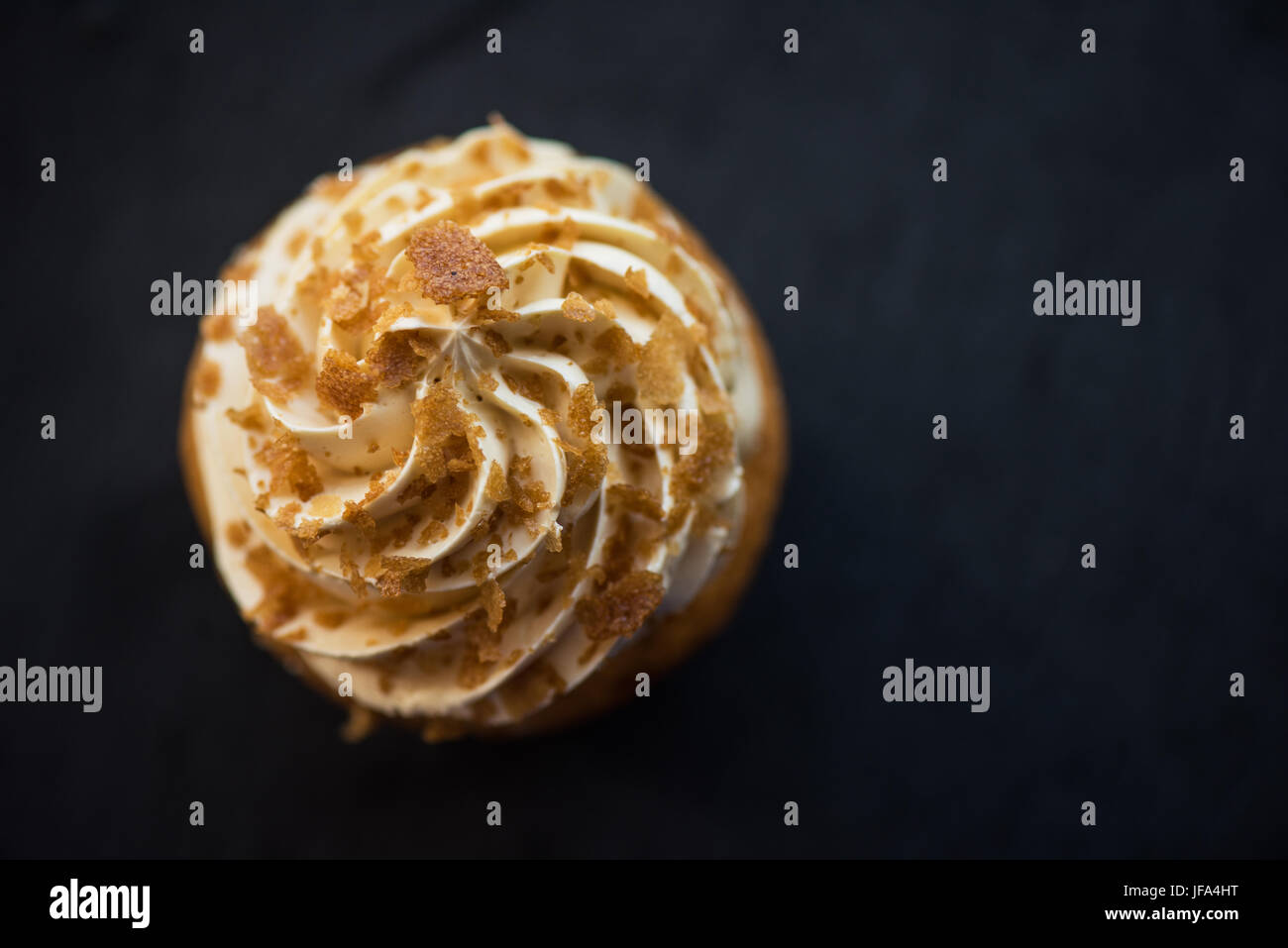 Cupcakes desert cream Stock Photo - Alamy