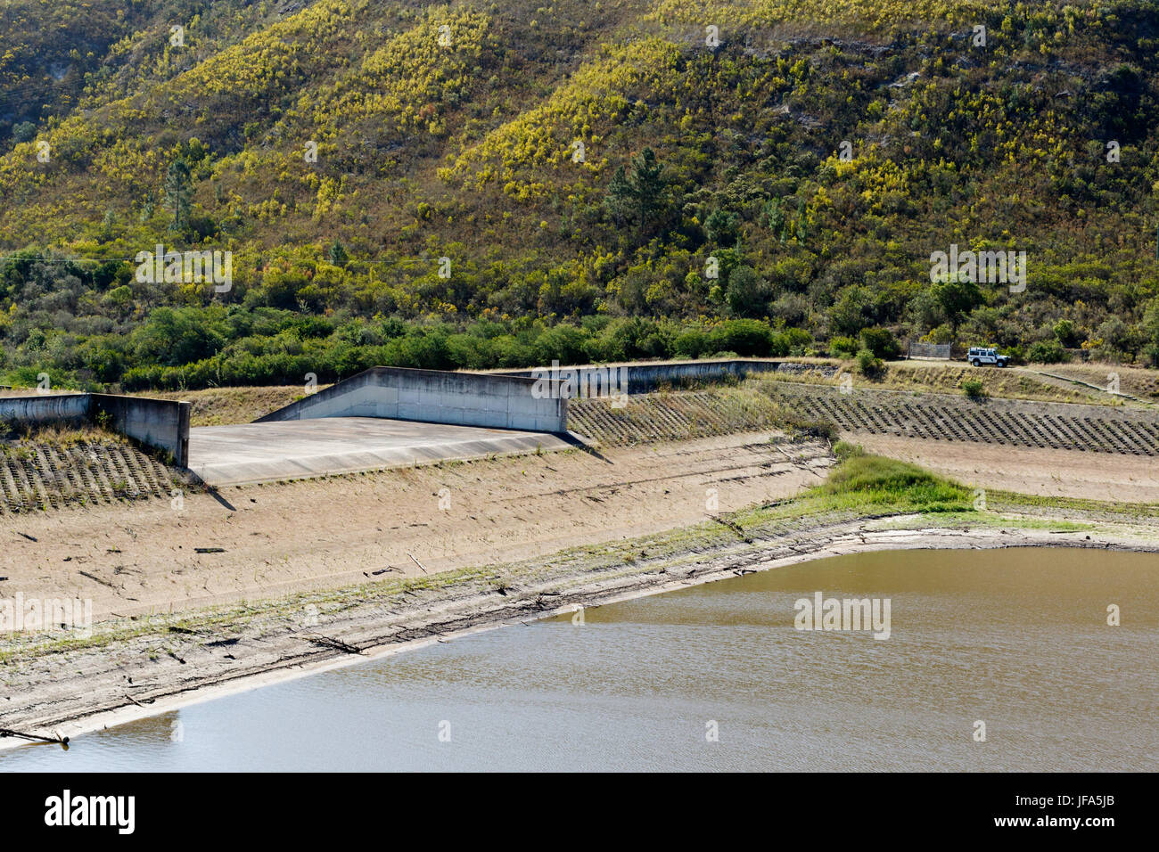 Water level dam hi-res stock photography and images - Alamy