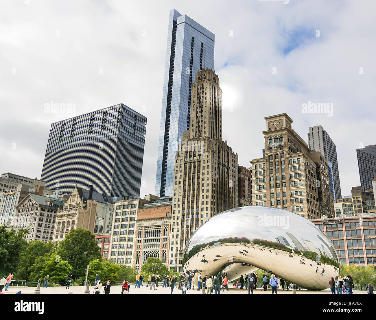 Cloud Gate in Millennium Park Stock Photo - Alamy