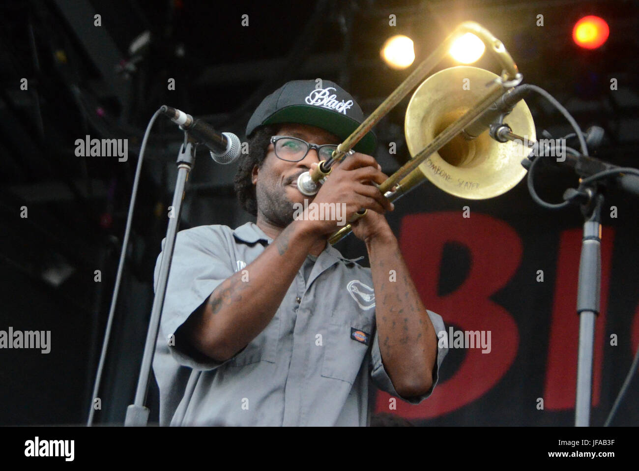 Trumbone player hi-res stock photography and images - Alamy