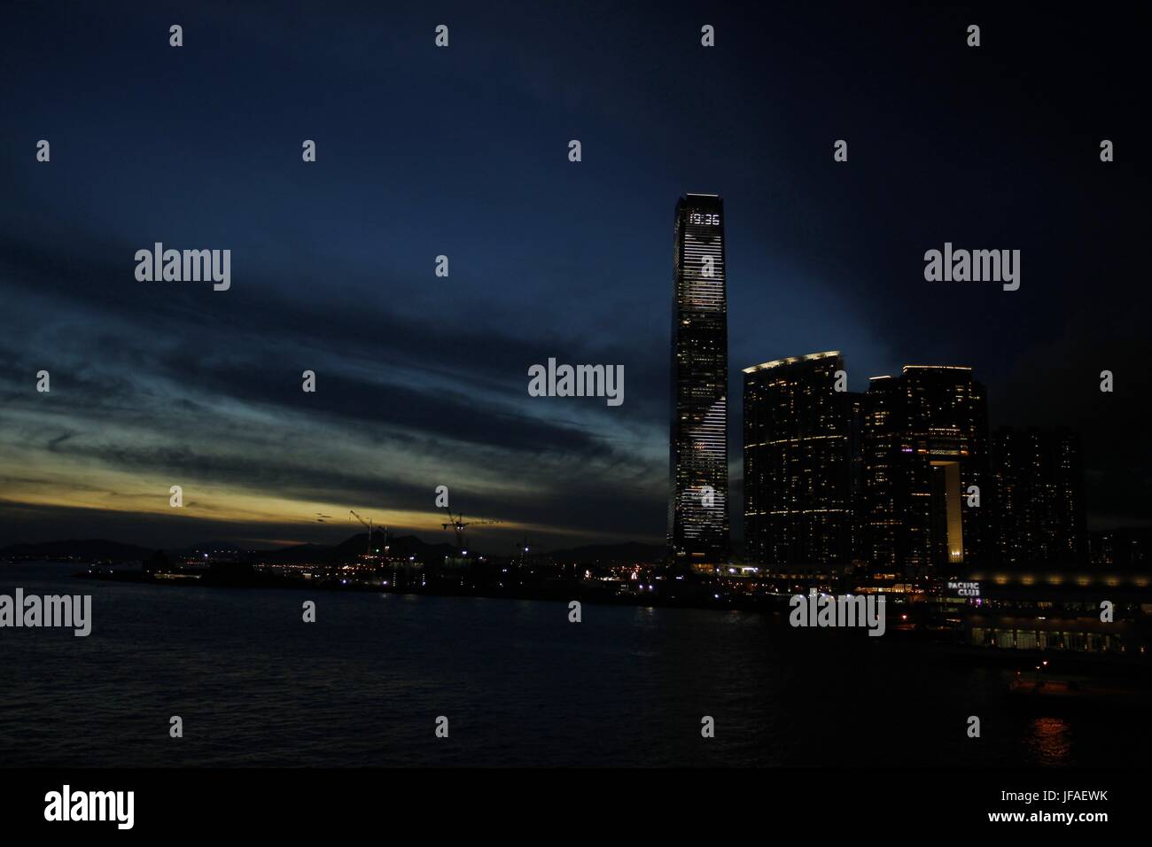 30 storey building hi-res stock photography and images - Alamy