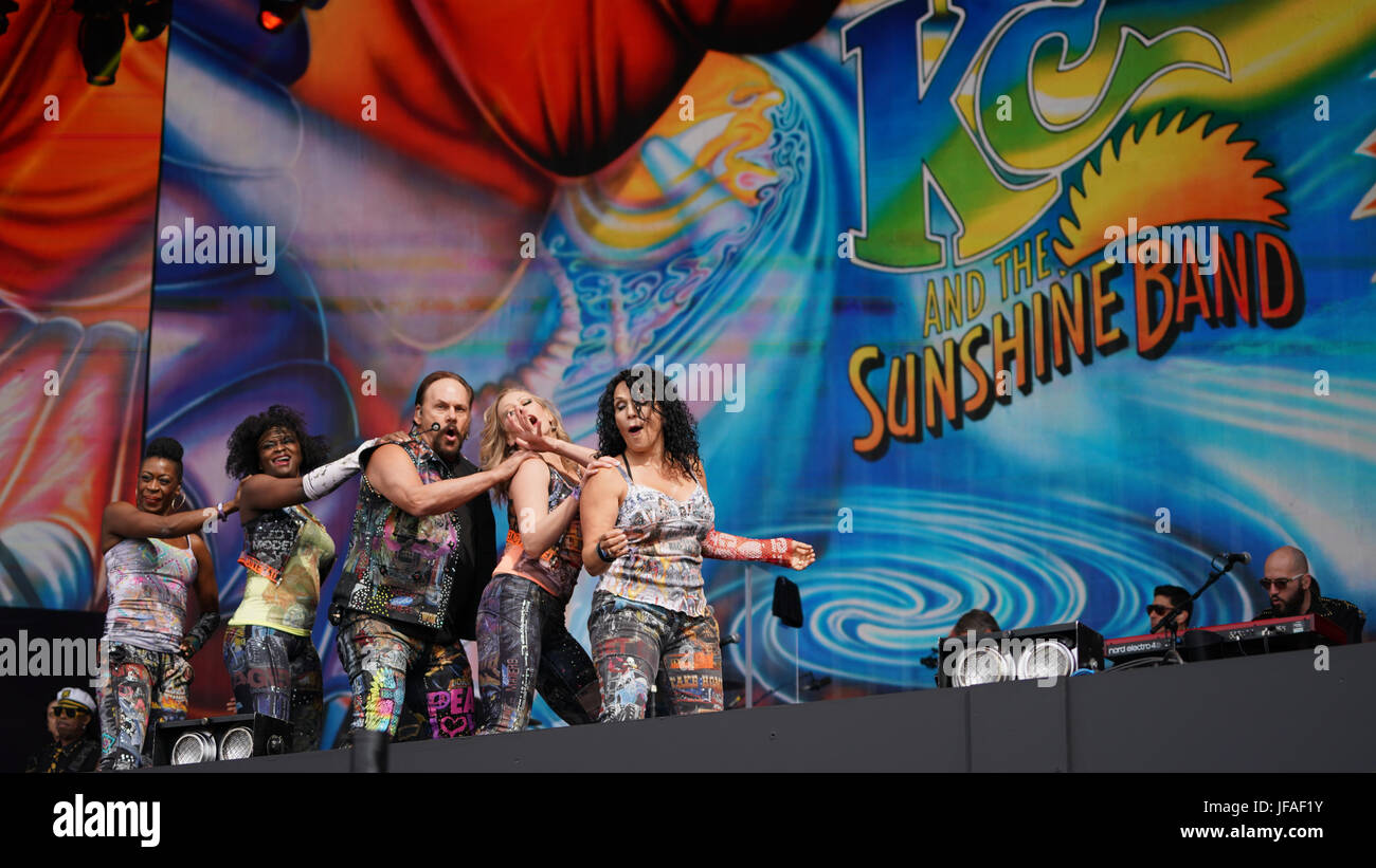 Kc and the sunshine band hi-res stock photography and images - Alamy