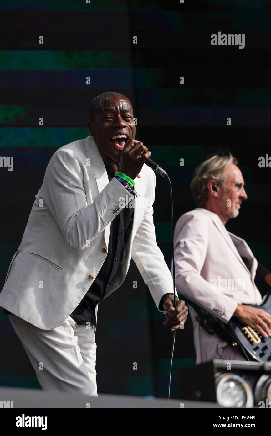 Roachford singer hi-res stock photography and images - Alamy