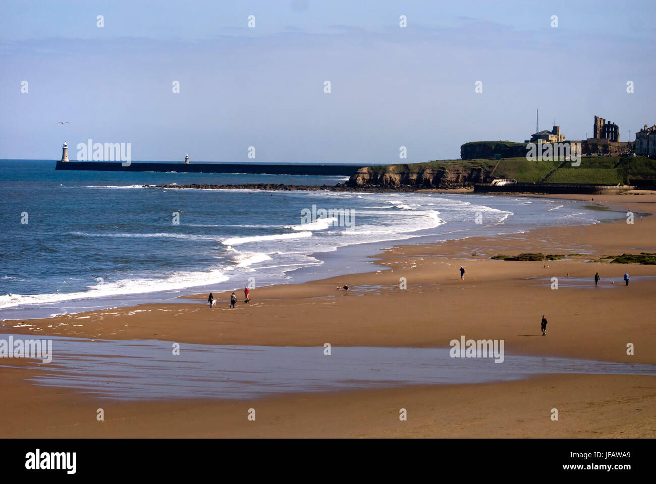 Tynemouth longsands hi-res stock photography and images - Alamy