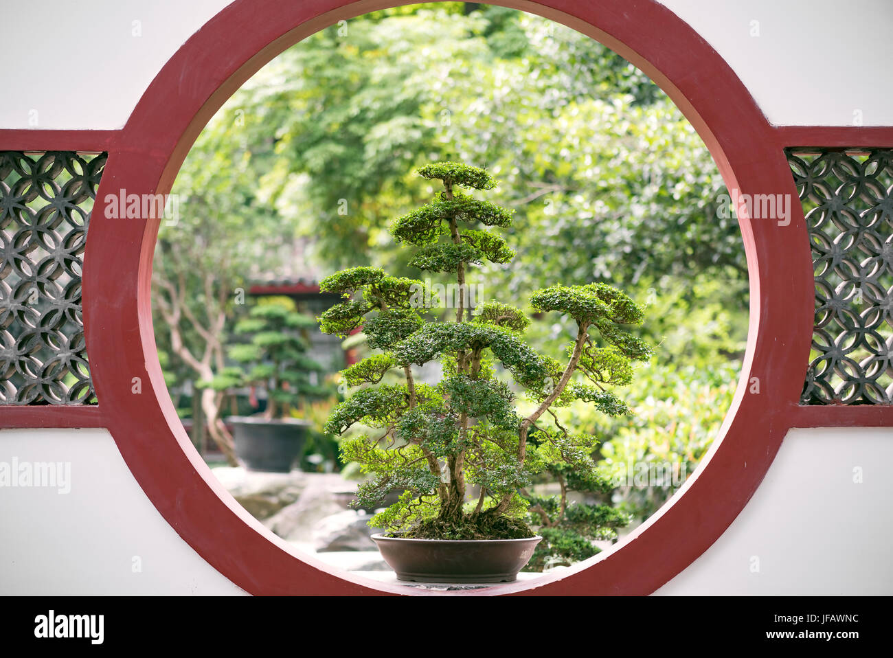 Decorative chinese window hi-res stock photography and images - Alamy