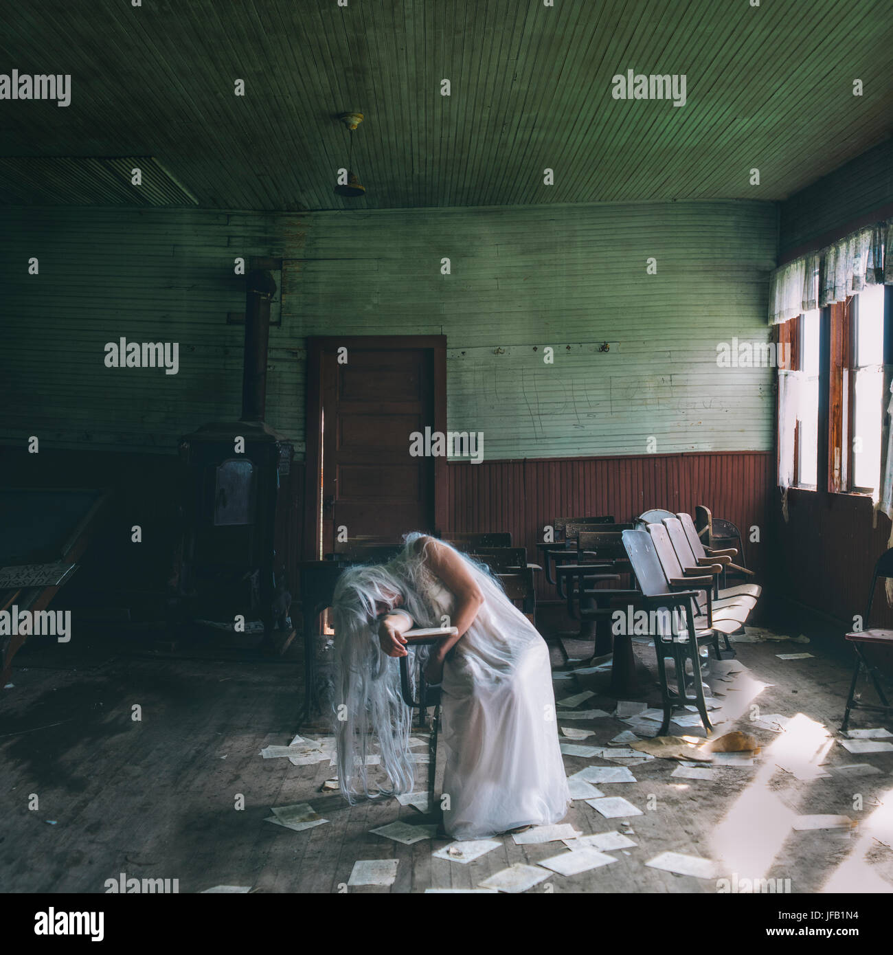 Woman mess house hi-res stock photography and images - Alamy