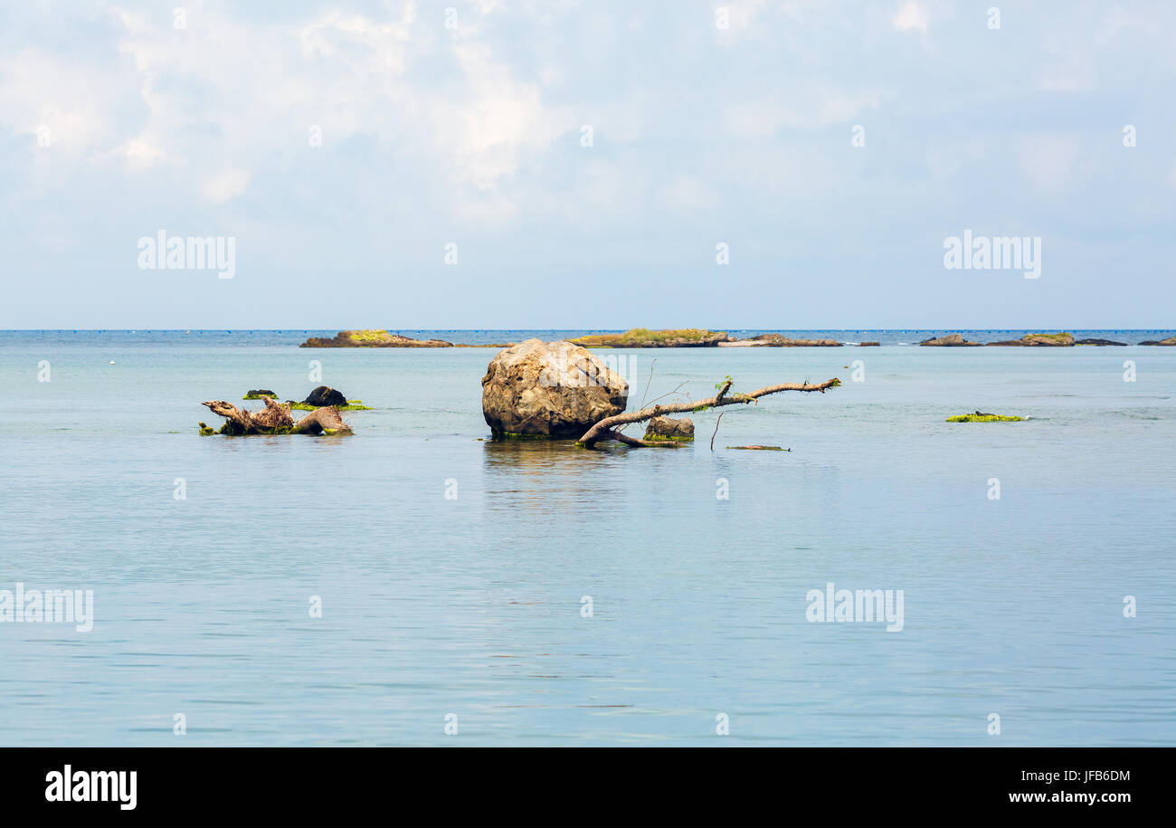 Boulder in water hi-res stock photography and images - Alamy