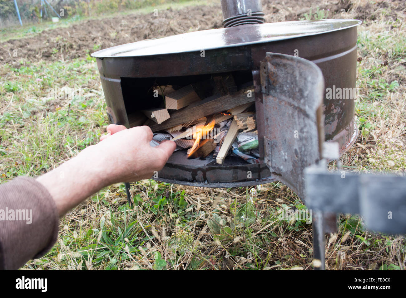 Burn hand stove hi-res stock photography and images - Alamy