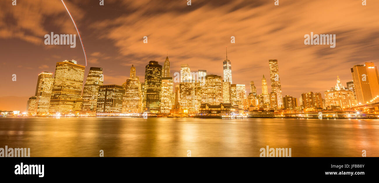 View of lower Manhattan from Brooklyn Stock Photo - Alamy