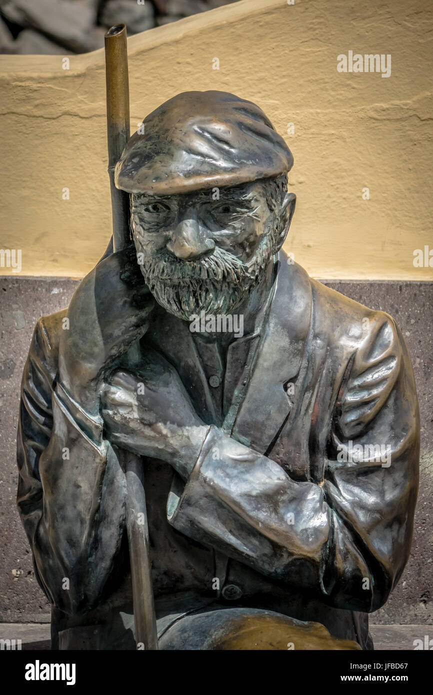 Tired man sculpture hi-res stock photography and images - Alamy