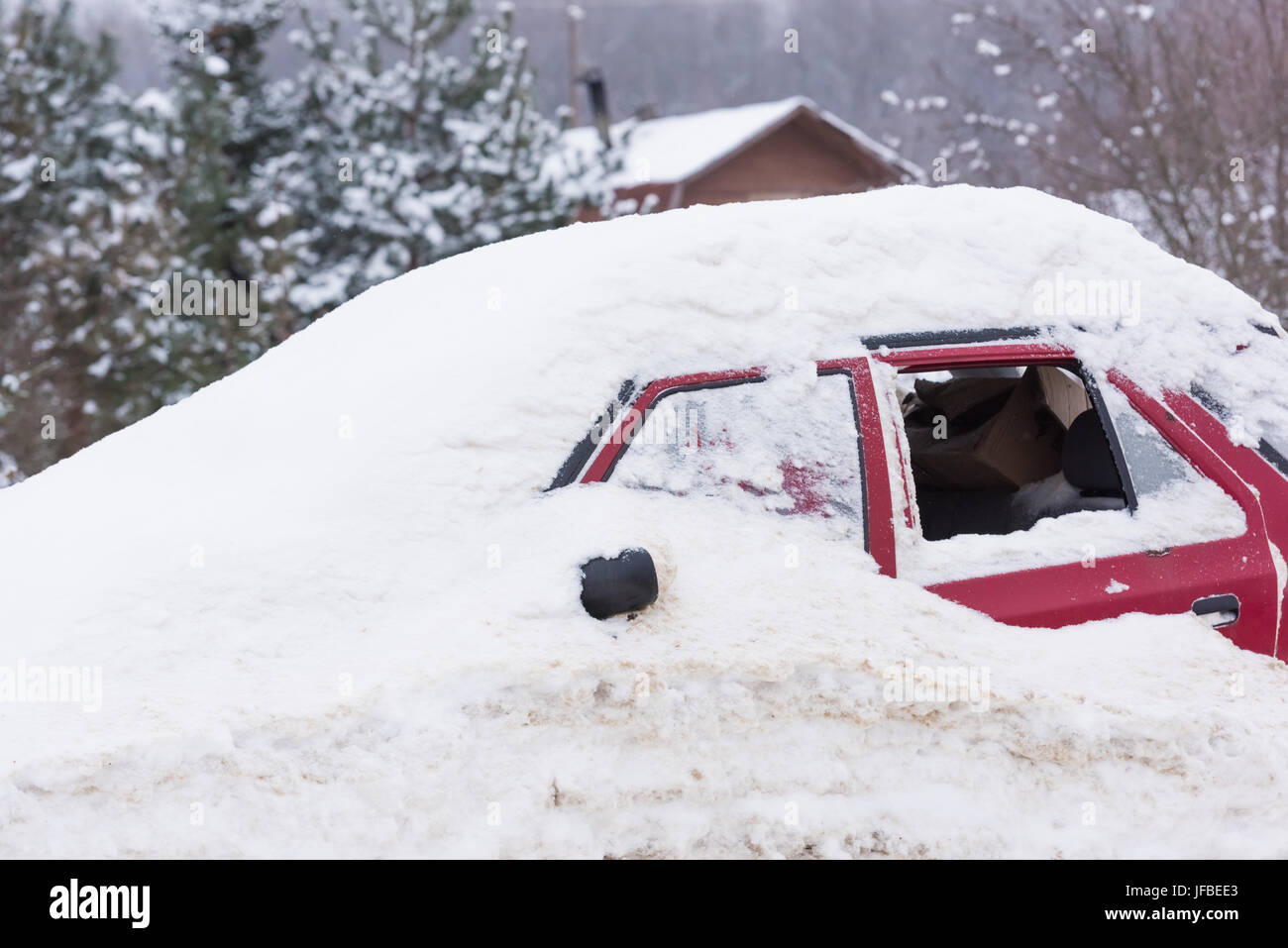 old car covered with snow Stock Photo - Alamy