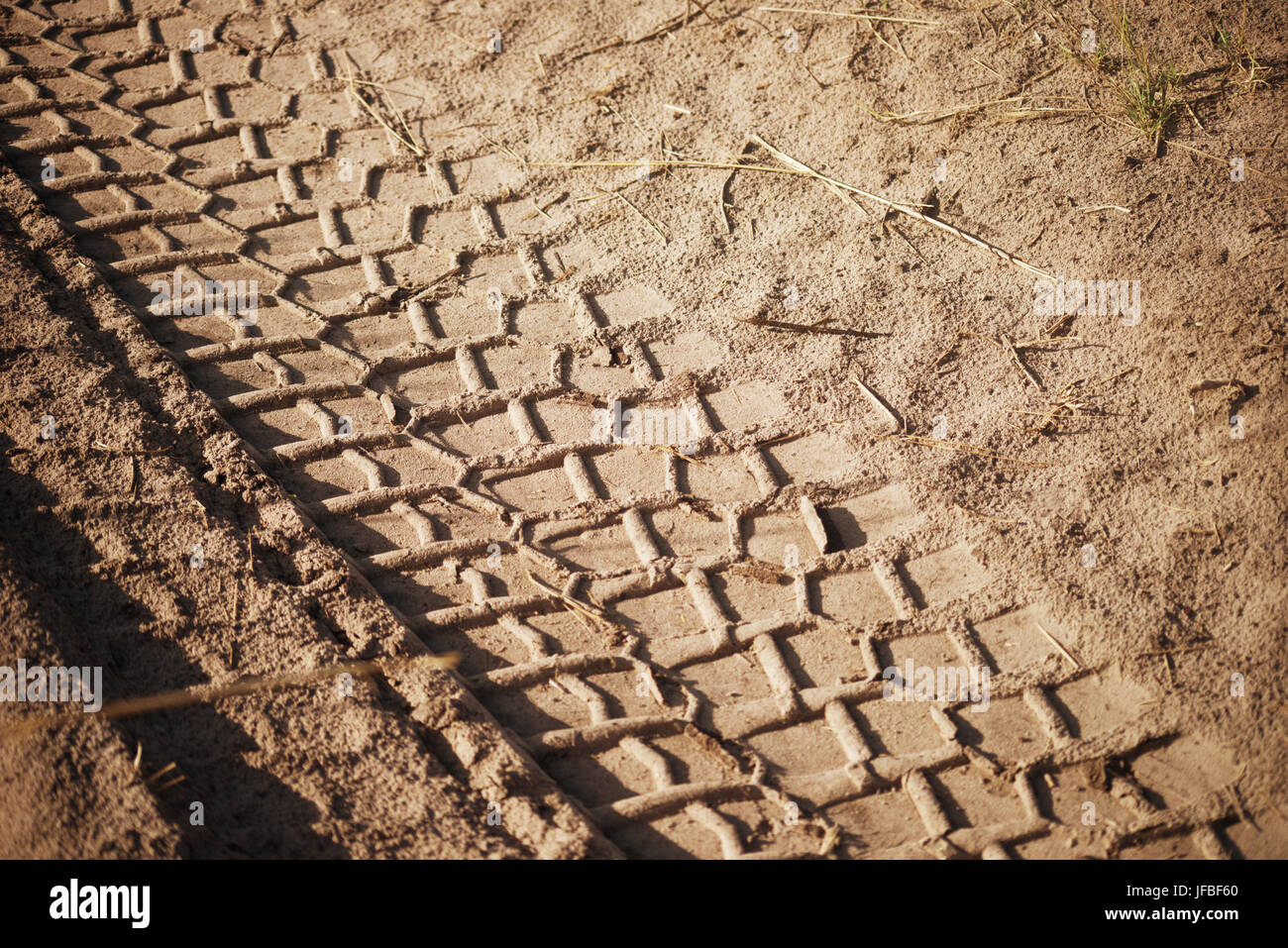 Tire tracks desert hi-res stock photography and images - Alamy