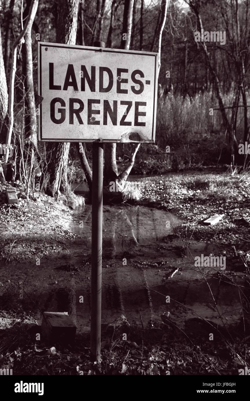 Offen sign hi-res stock photography and images - Alamy