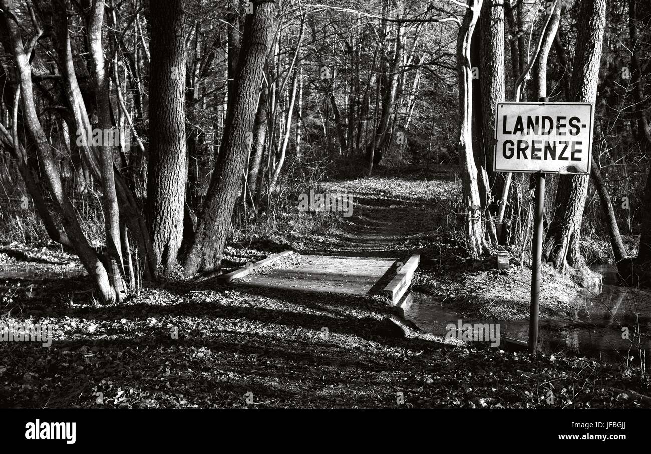 Offen sign hi-res stock photography and images - Alamy