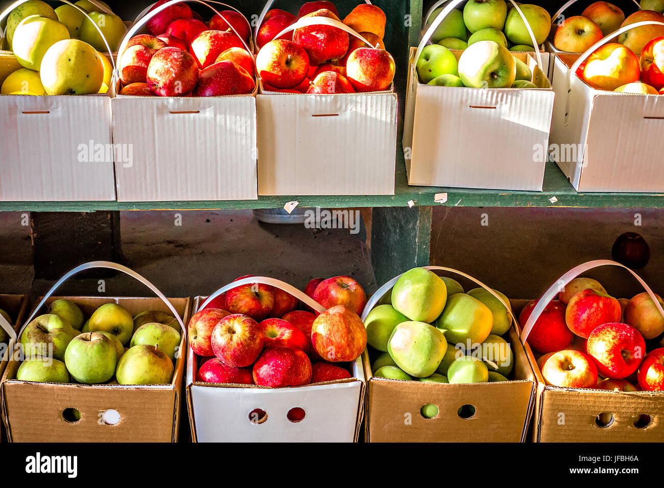 Stand basket hi-res stock photography and images - Alamy