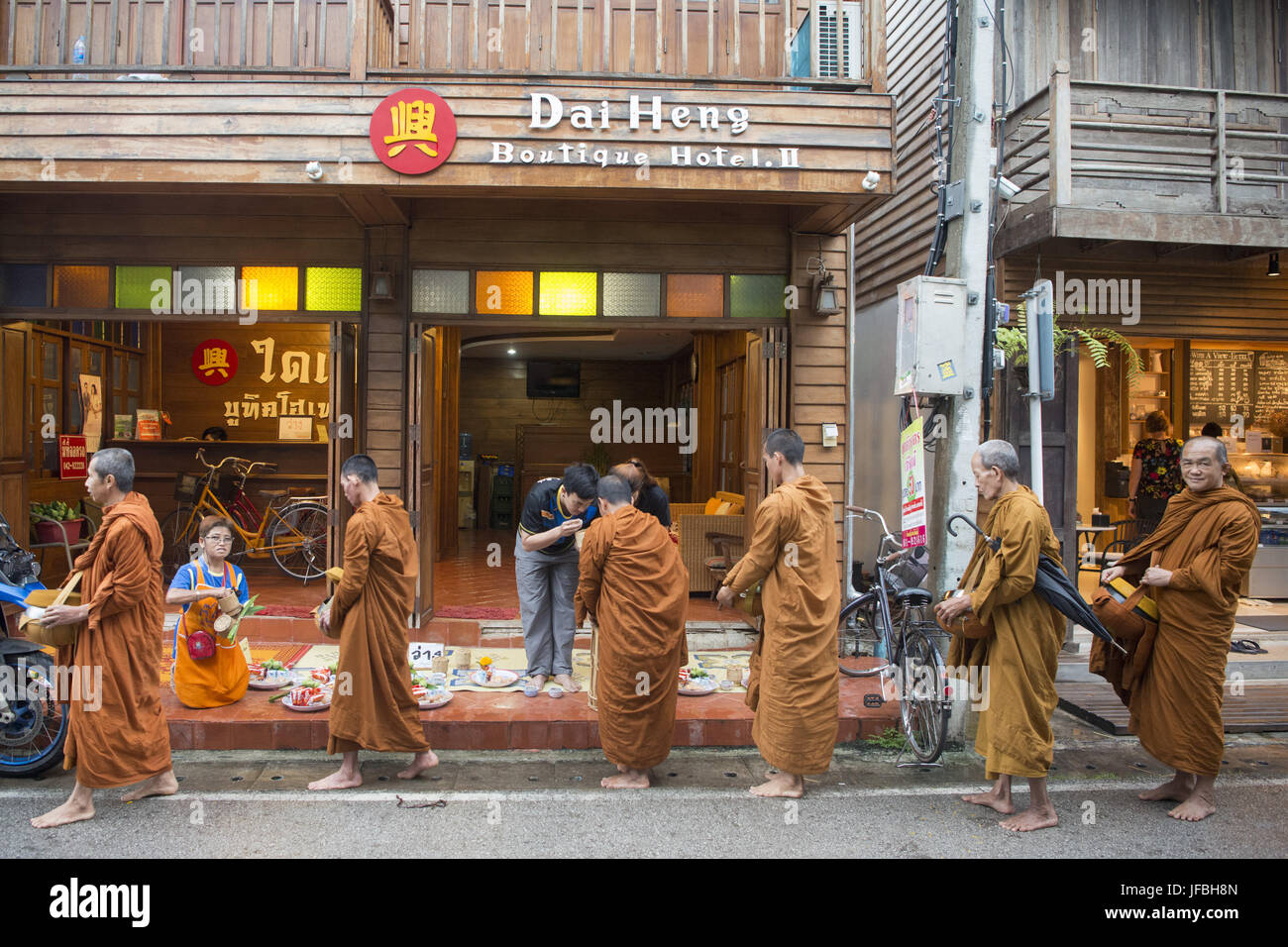 THAILAND ISAN CHIANG KHAN TRADITION MONKS Stock Photo - Alamy