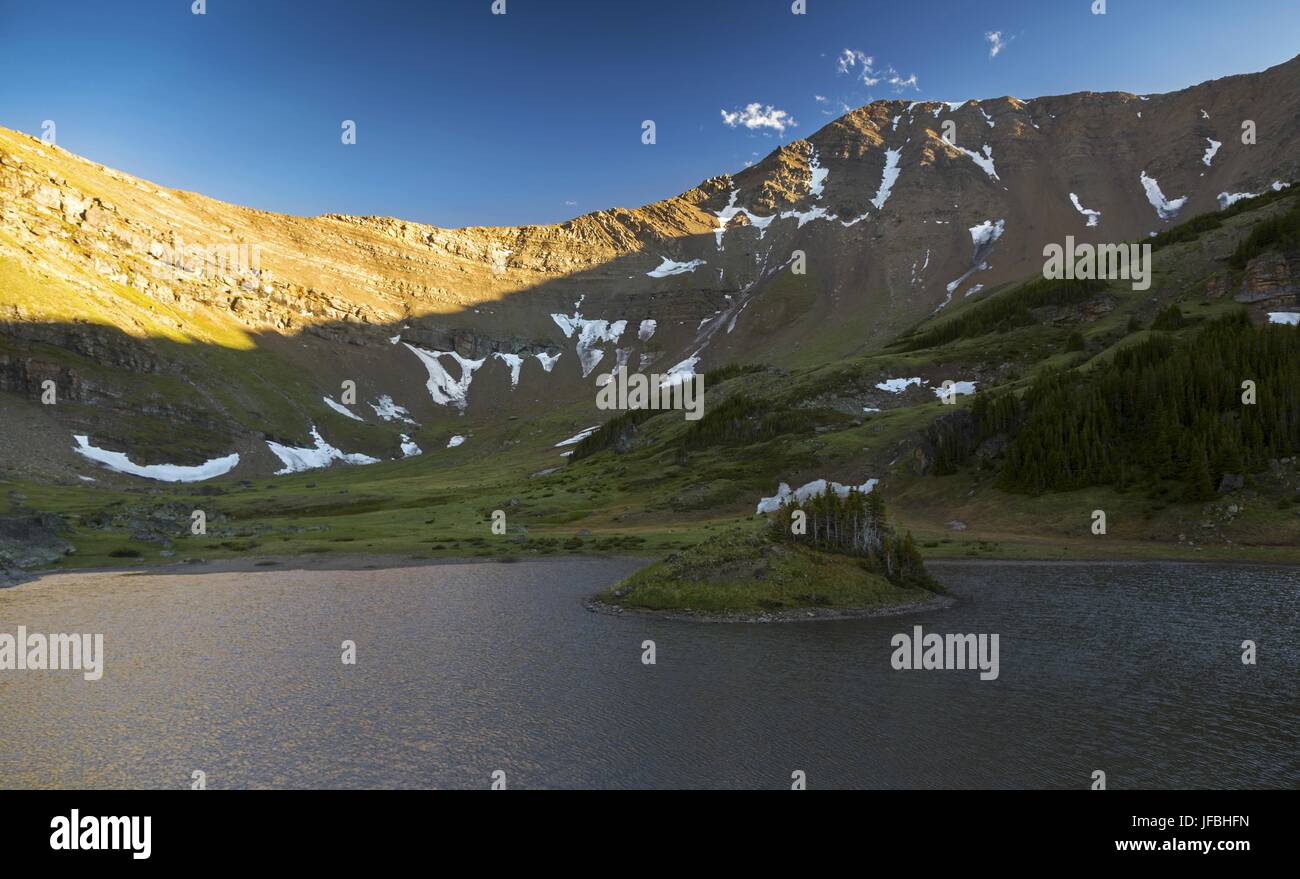 Upper Jubilee Tarn Alpine Valley below Famous Centennial Ridge Hiking ...