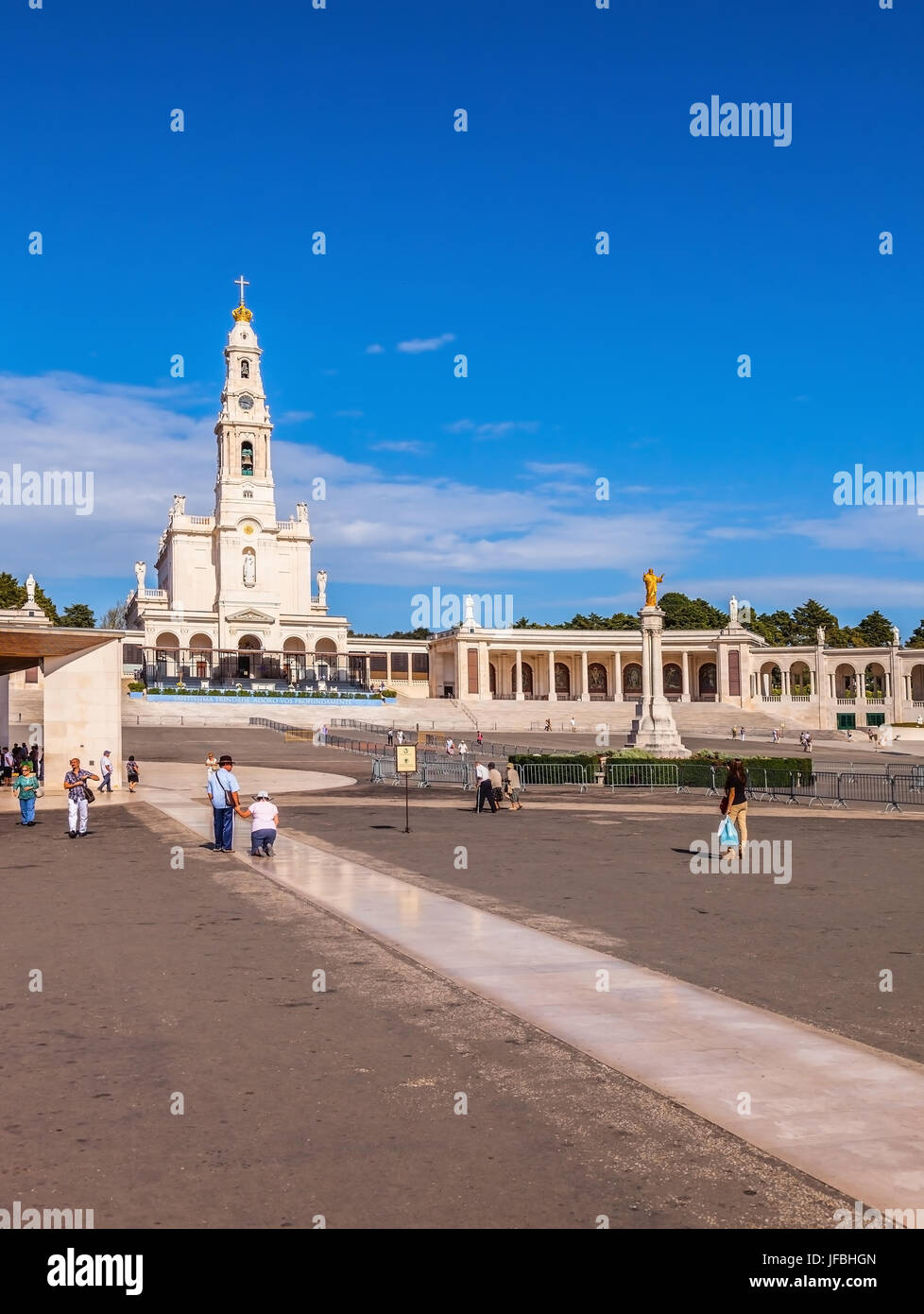 Fatima portugal woman hi-res stock photography and images - Alamy