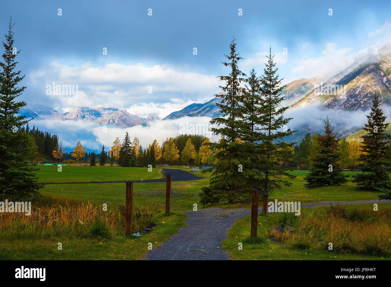 Fall in alberta hi-res stock photography and images - Alamy