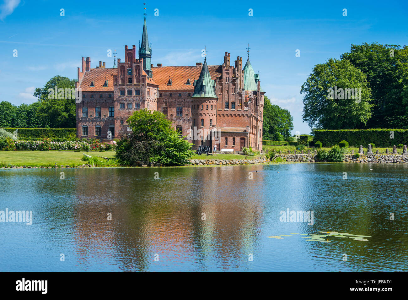 Egeskov castle hi-res stock photography and images - Alamy