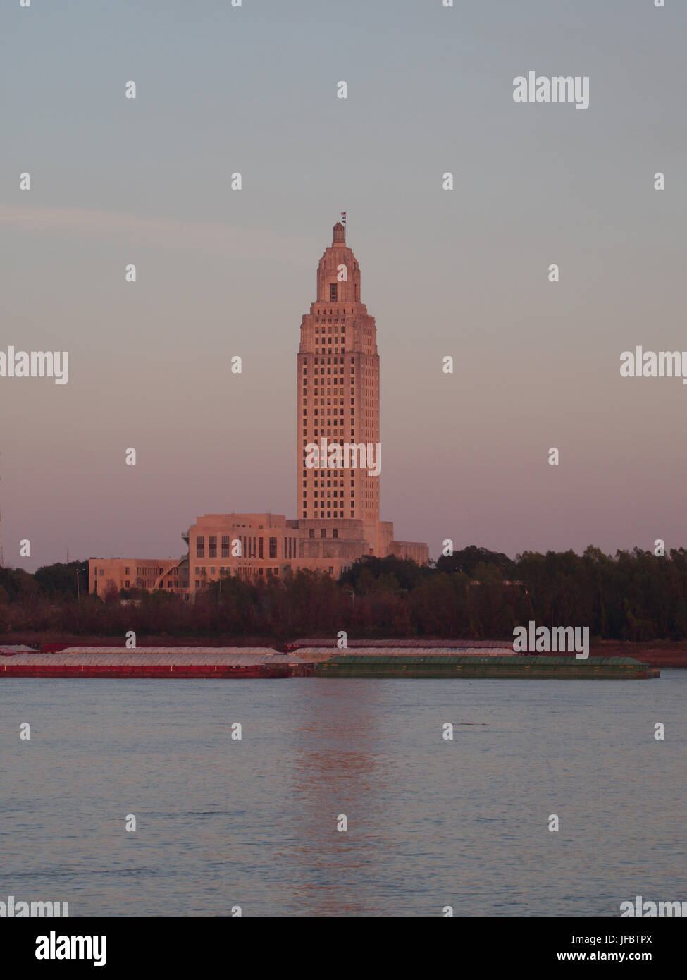 Louisiana state capitol building hi-res stock photography and images ...
