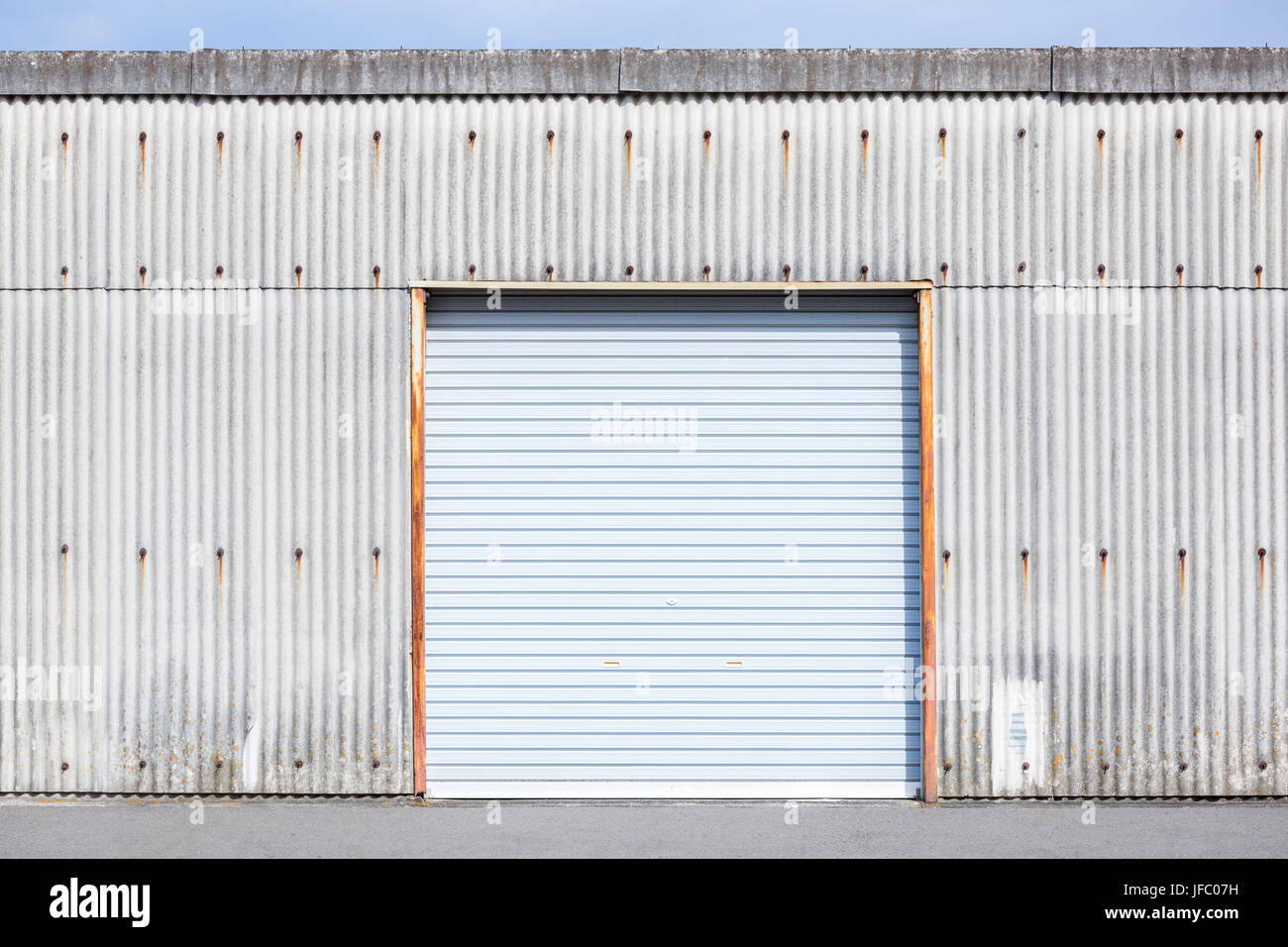 Empty industrial warehouse interior with concrete flooring hi-res stock ...