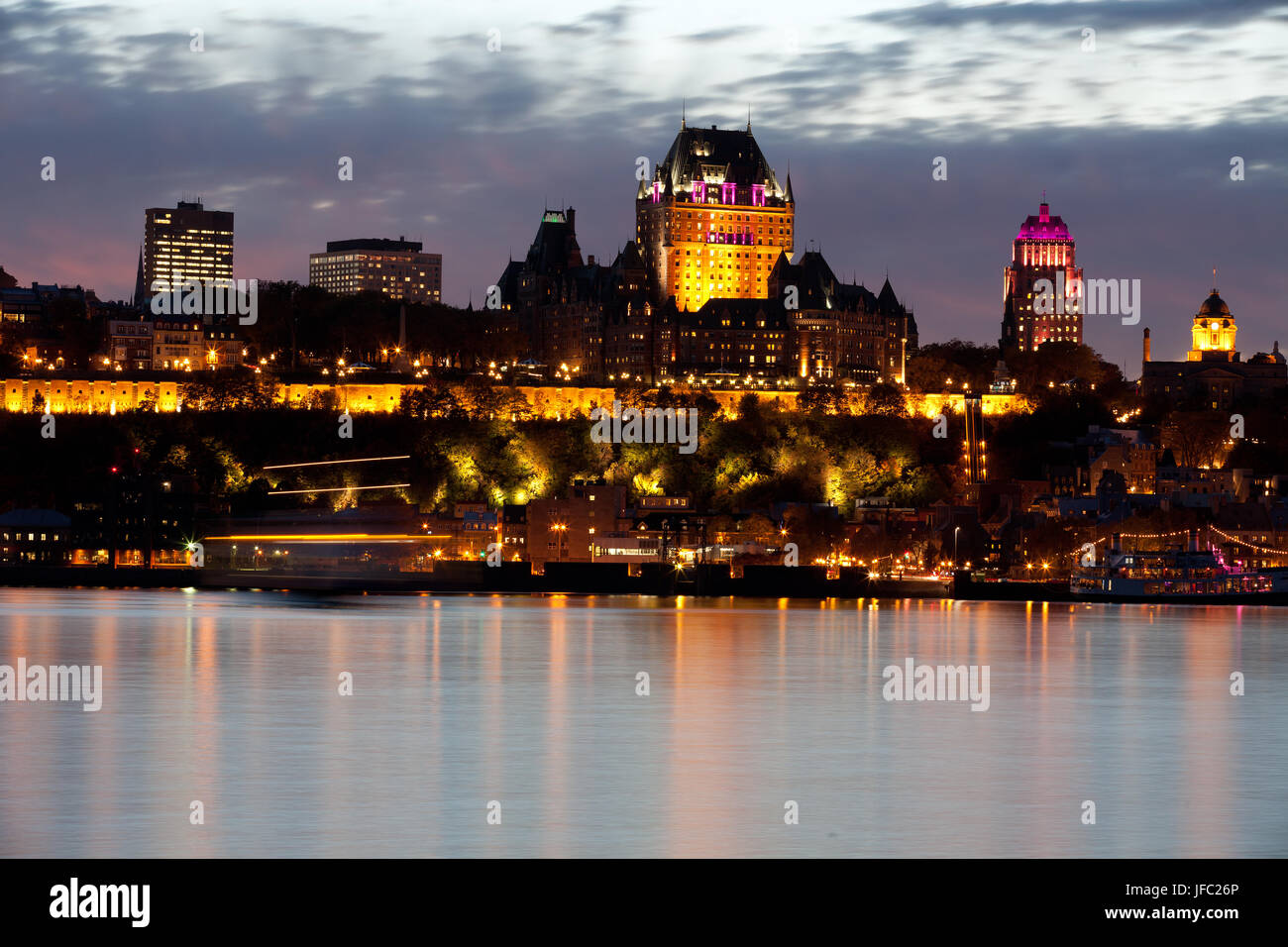 Québec at night Stock Photo - Alamy