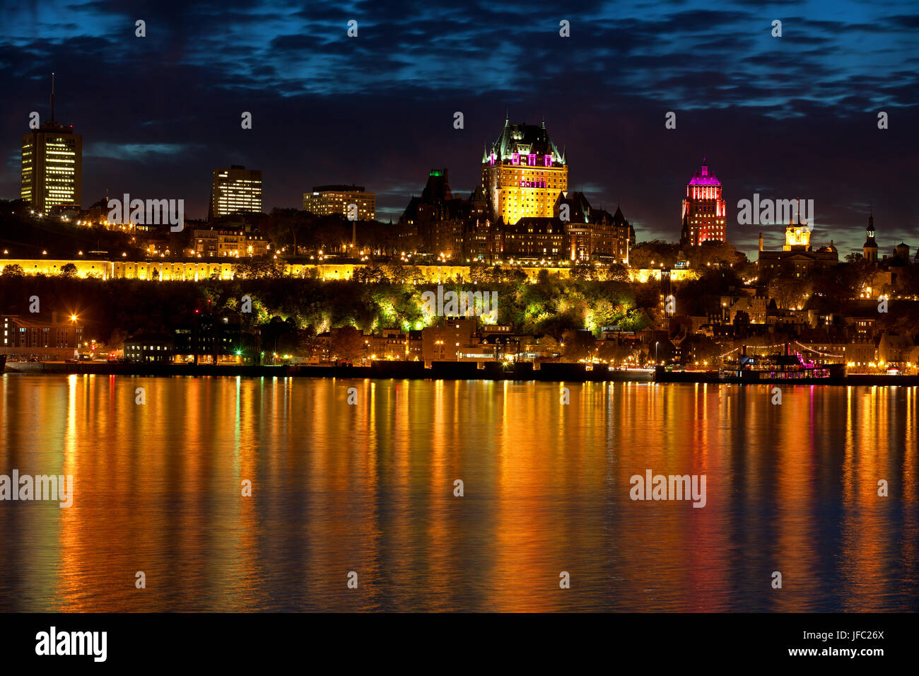 Québec at night Stock Photo - Alamy