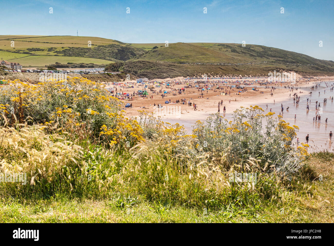 Busy beach hi-res stock photography and images - Alamy