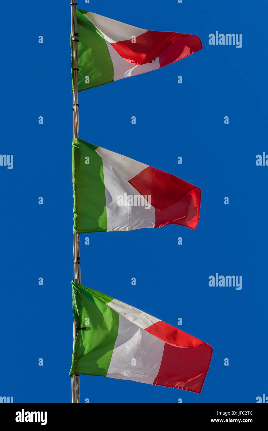 Italian flags hi-res stock photography and images - Alamy