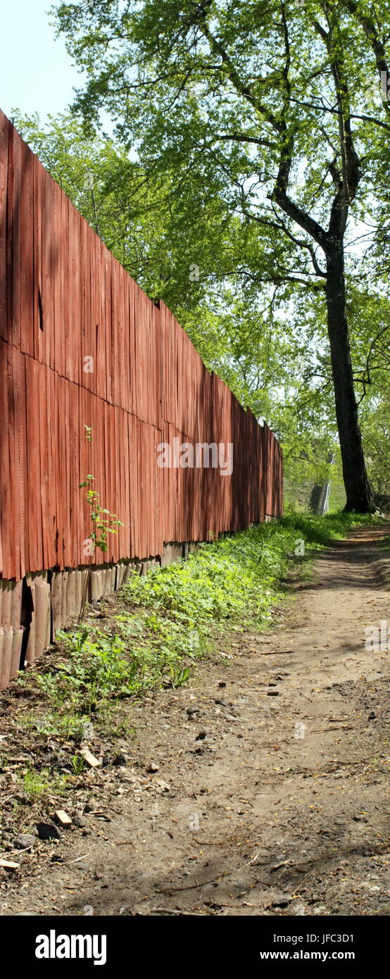 High fence hi-res stock photography and images - Alamy