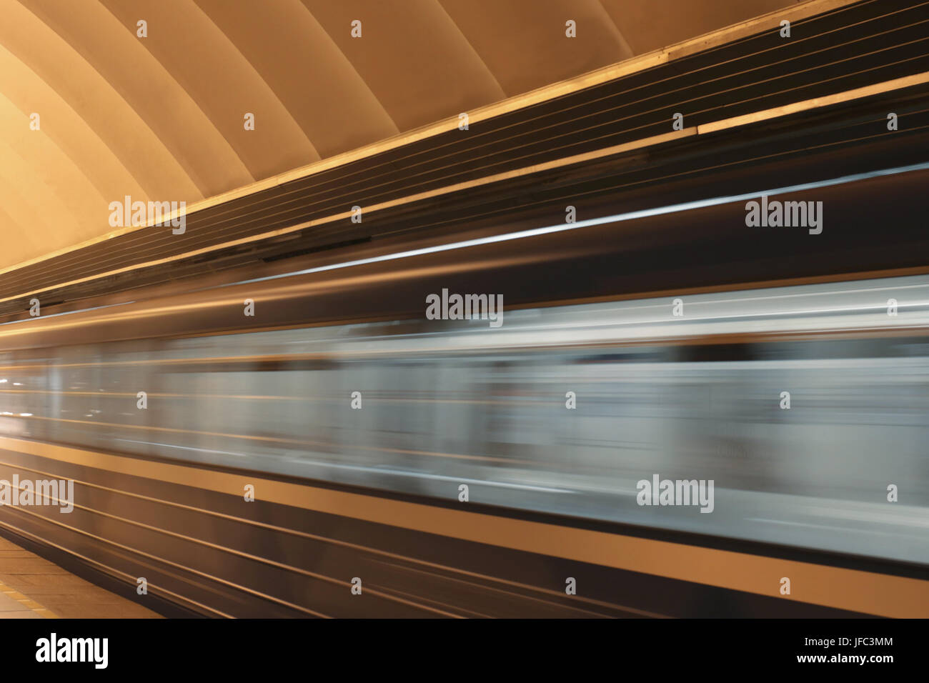 Fast moving train hi-res stock photography and images - Alamy