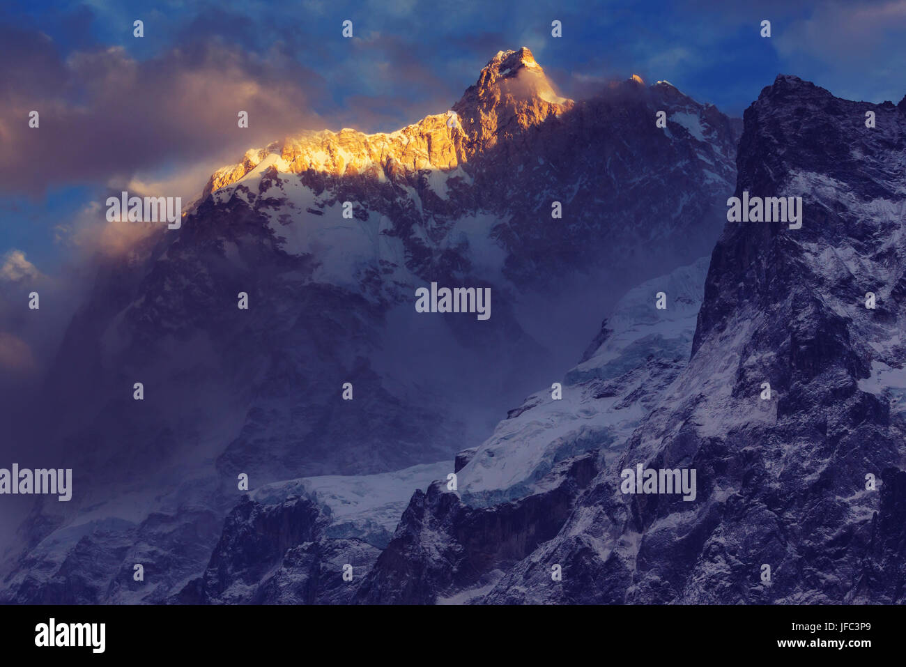 Jannu mountain hi-res stock photography and images - Alamy