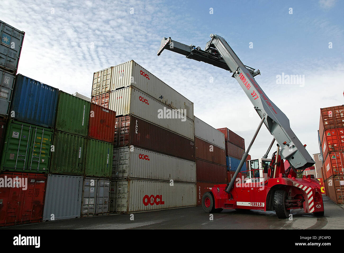 Containerlader hi-res stock photography and images - Alamy