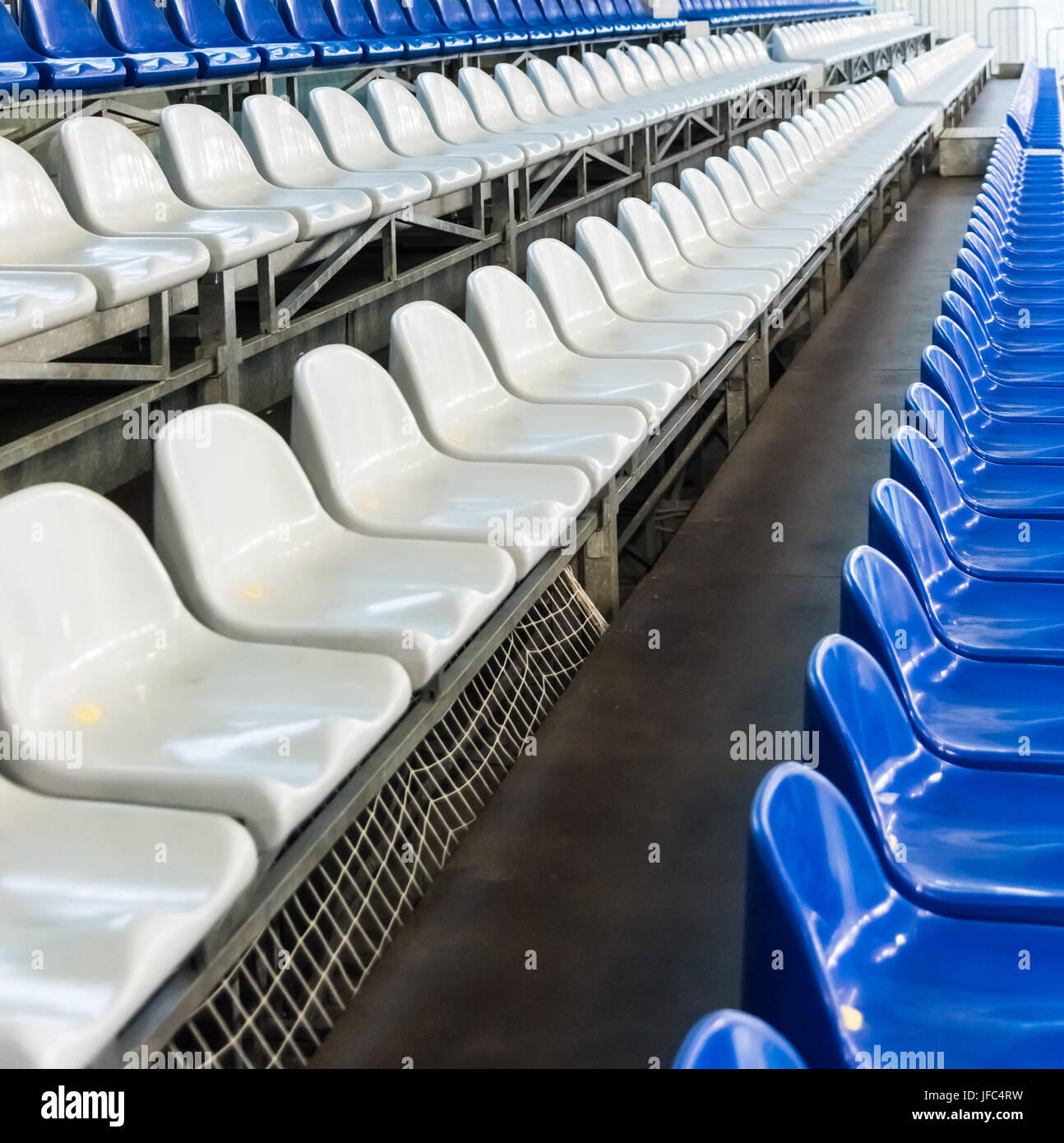 Grandstand seating hi-res stock photography and images - Alamy