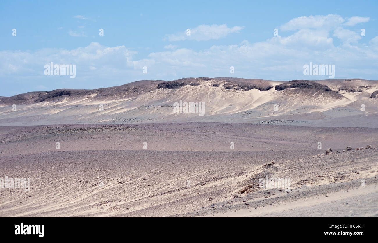 Desert maze hi-res stock photography and images - Alamy