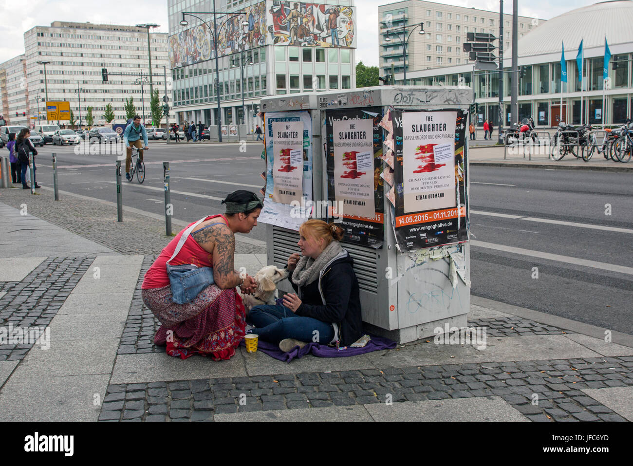 Women begging hi-res stock photography and images - Alamy